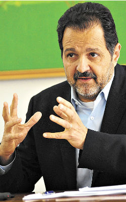 Agnelo fala sobre as realizações de seu governo e ataca adversários