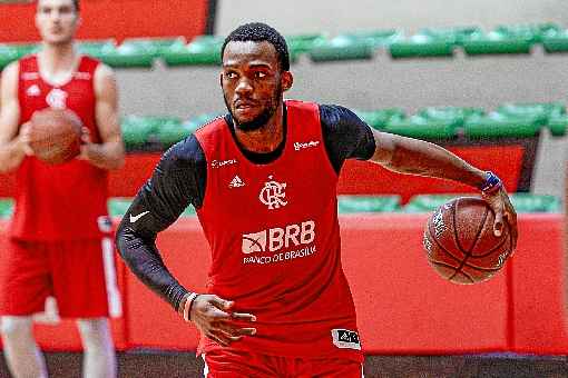 Gringo com fome de títulos, Zach Graham explica ida para o Flamengo