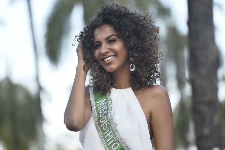 Miss DF faz sucesso nas passarelas sem perder raízes africanas