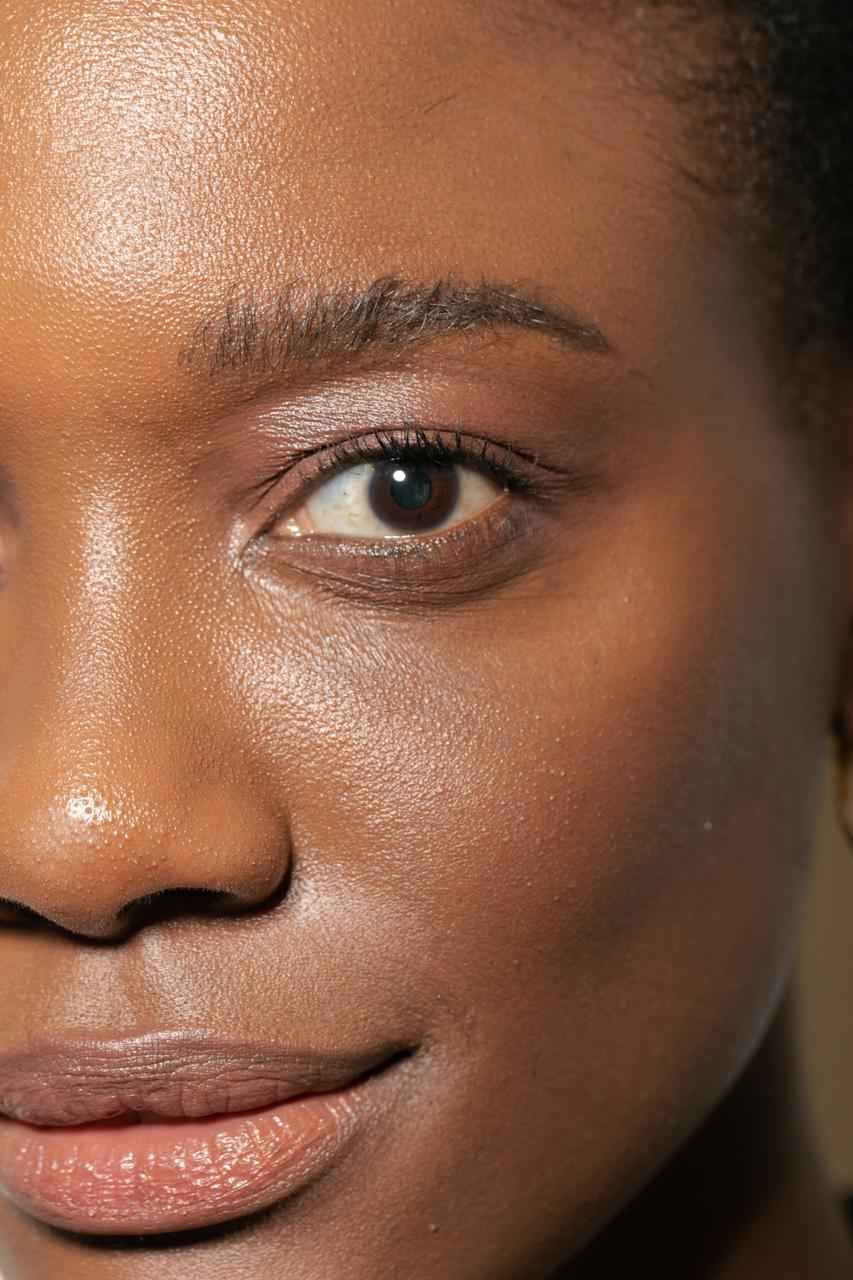 Cuidados preciosos com a pele negra